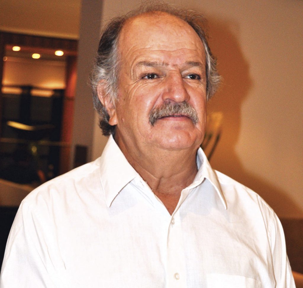 Édgar Carrasco: la filosofía del arte - Clave! Bienes Raíces