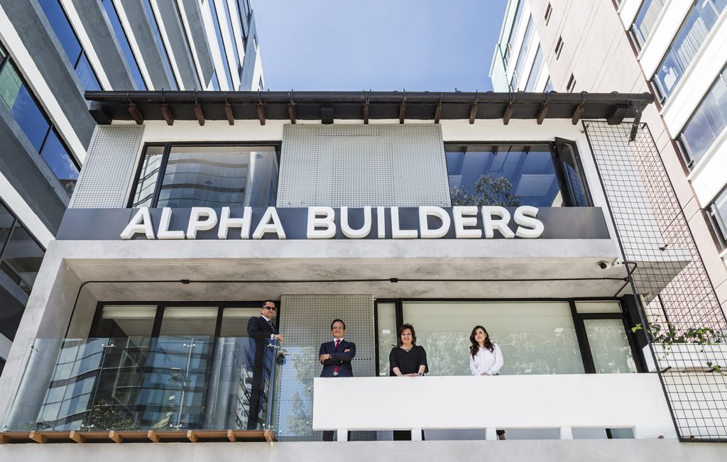 Alpha Builders: Visión innovadora e inteligente - CLAVE!