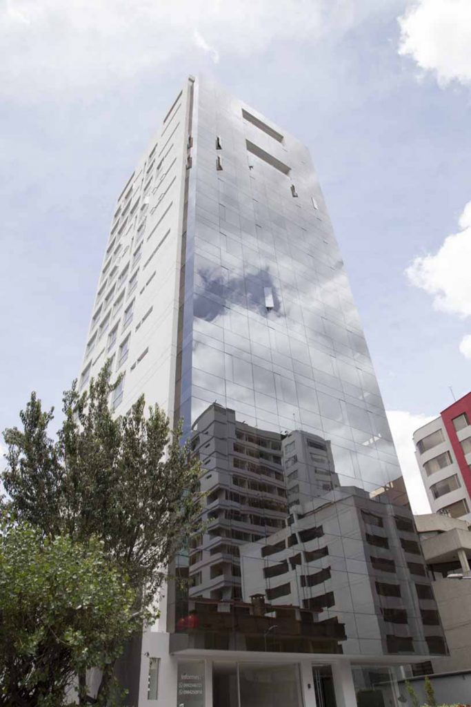 Alpha Builders: Visión innovadora e inteligente - CLAVE!